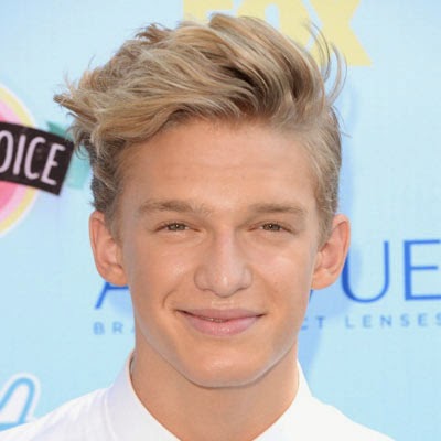 Herren-Frisurentrends: Sommer-Frisuren für Männer - Cody Simpson Hair