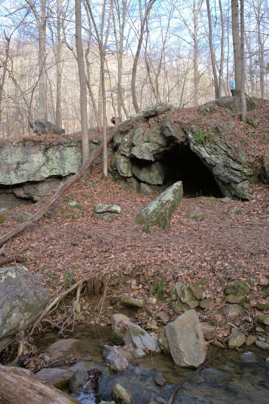 Pohlaxed: Camel's Den Cave