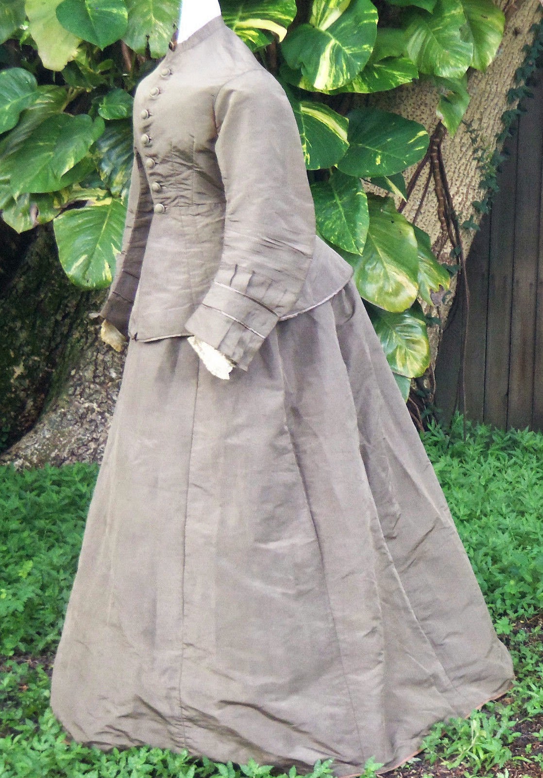 All The Pretty Dresses: Late 1860's Early Bustle Era Dress
