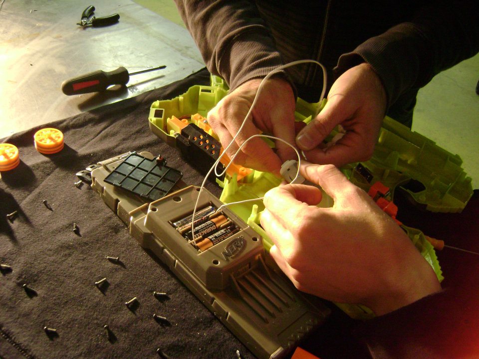 Urban Taggers.: Nerf N-Strike Rayven CS-18 Internals: First look