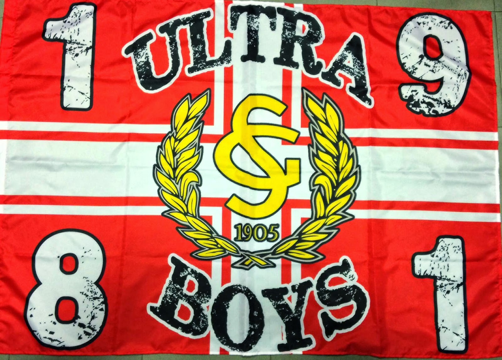 FALTOSO MATERIAL ULTRA: Ultra Boys ( bandera)
