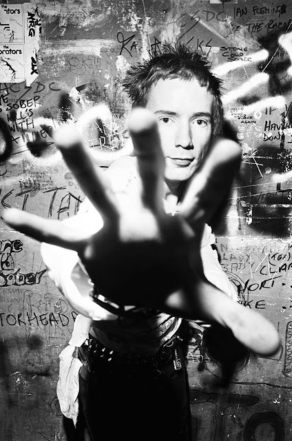 A Rebellion of Youth: 25 Amazing Black and White Photographs Depict the ...