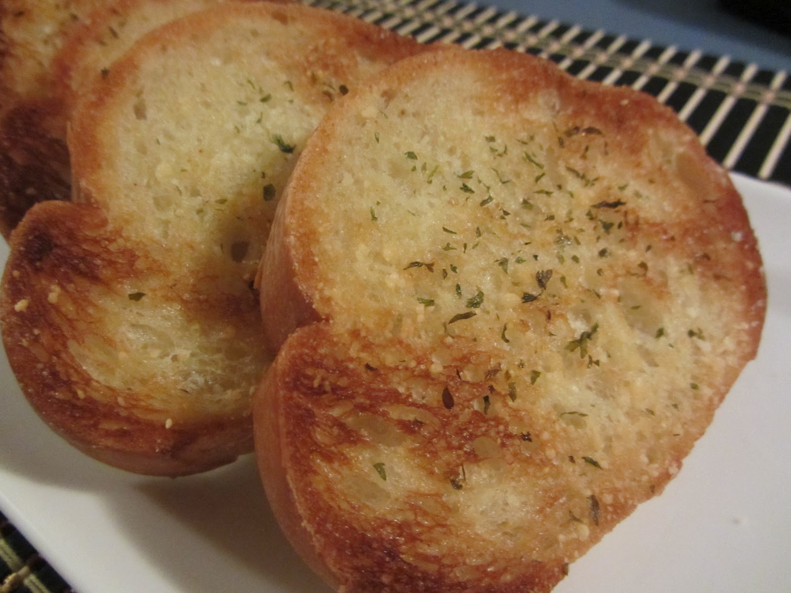 Dinner is Ready!: Garlic Toast Recipe