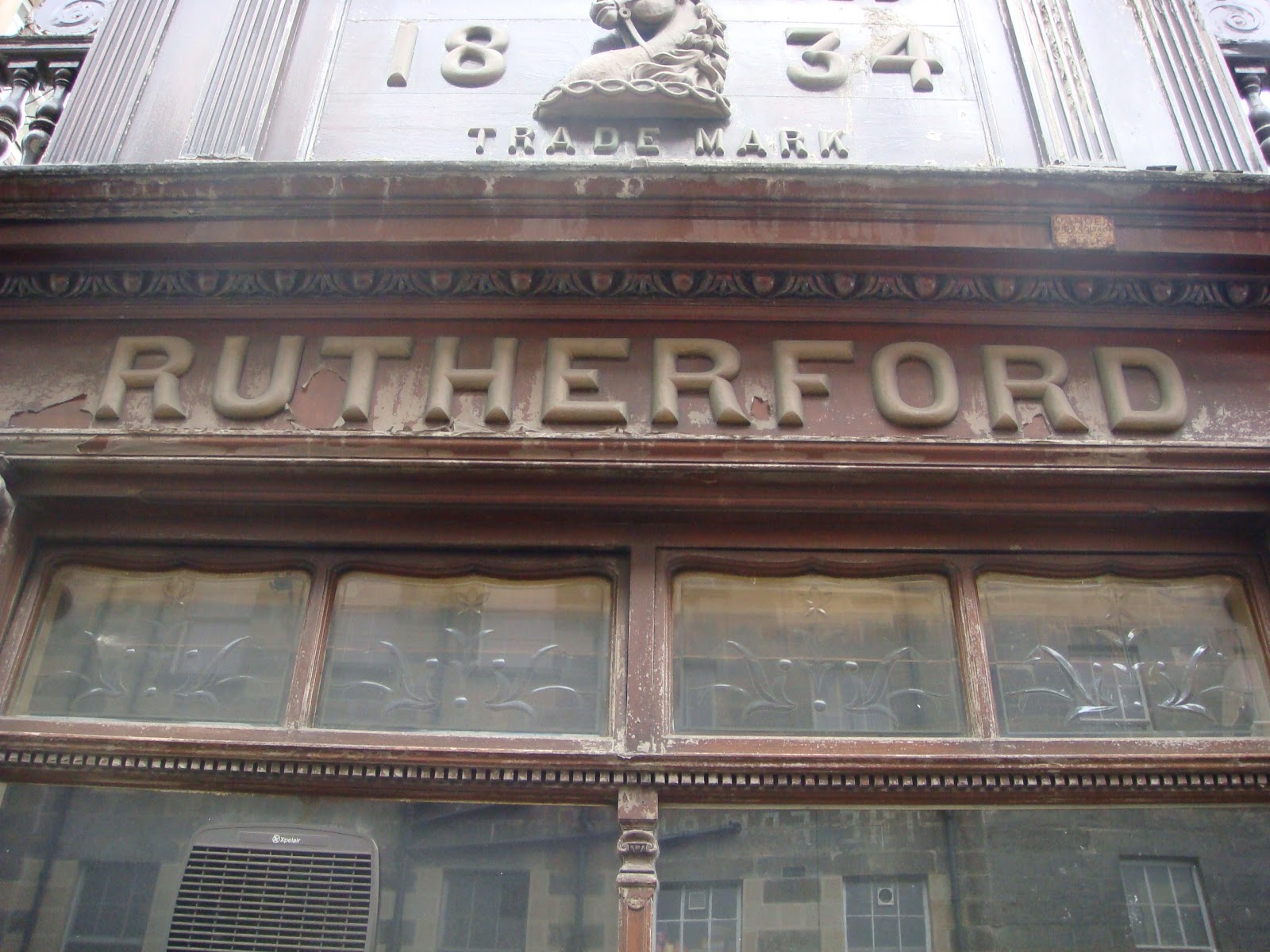 Time for a Pint – A Pictorial Pub Crawl: Edinburgh