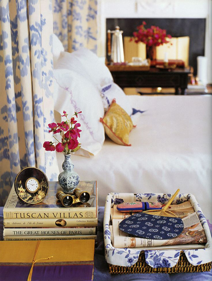 BLUE AND WHITE MONDAY + PINK