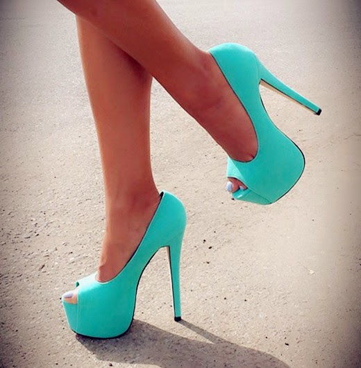 Gorgeous High Heels: How to Go With Confident High Heel Pumps