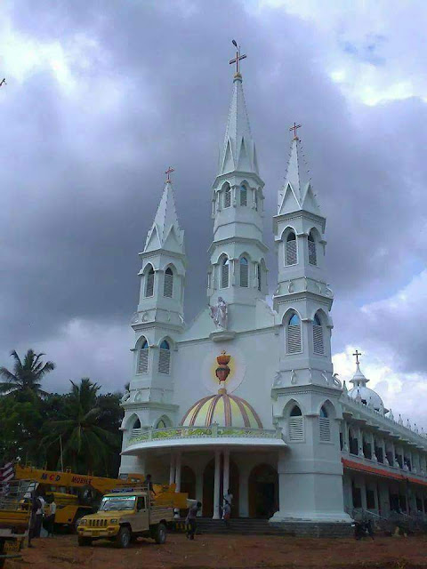 Tamilnadu Tourism: Sacred Heart Church, Kadayal, Kanyakumari