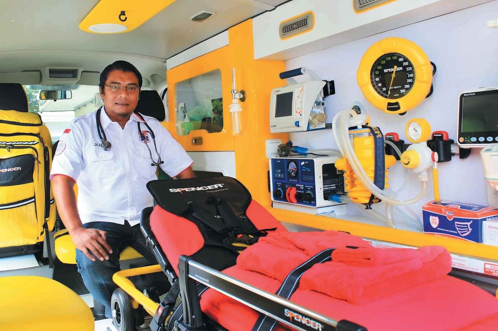 Jajat Sudrajat, Dedikasikan Diri Sebagai Perawat di Bidang Gawat ...