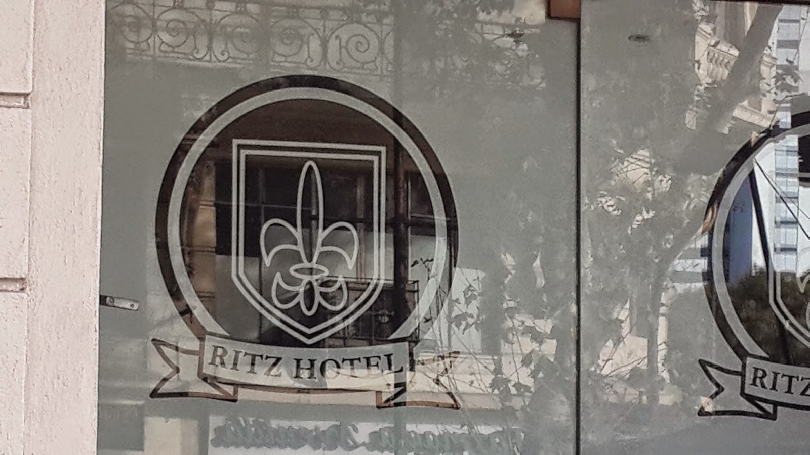 Heráldica en la Argentina: Escudo del Ritz Hotel