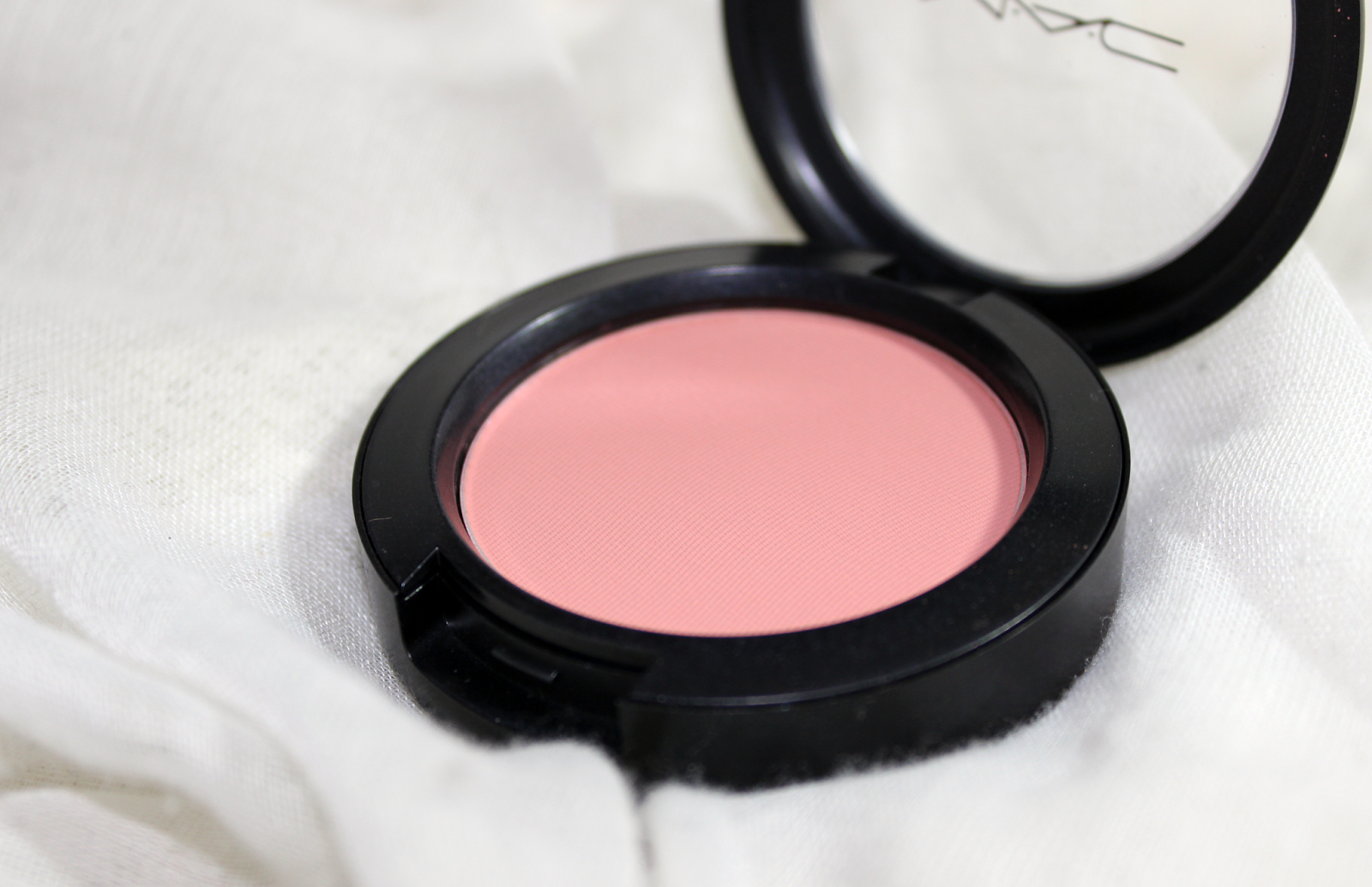 Lilia: Les blush parfaits avec Mac, on en parle