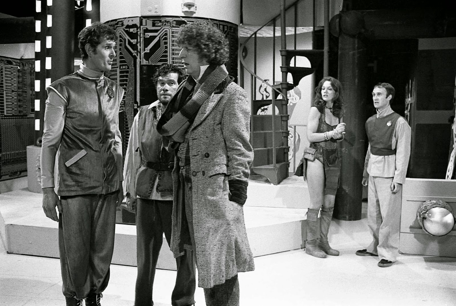 Doc Oho Reviews...: The Sun Makers written by Robert Holmes and ...