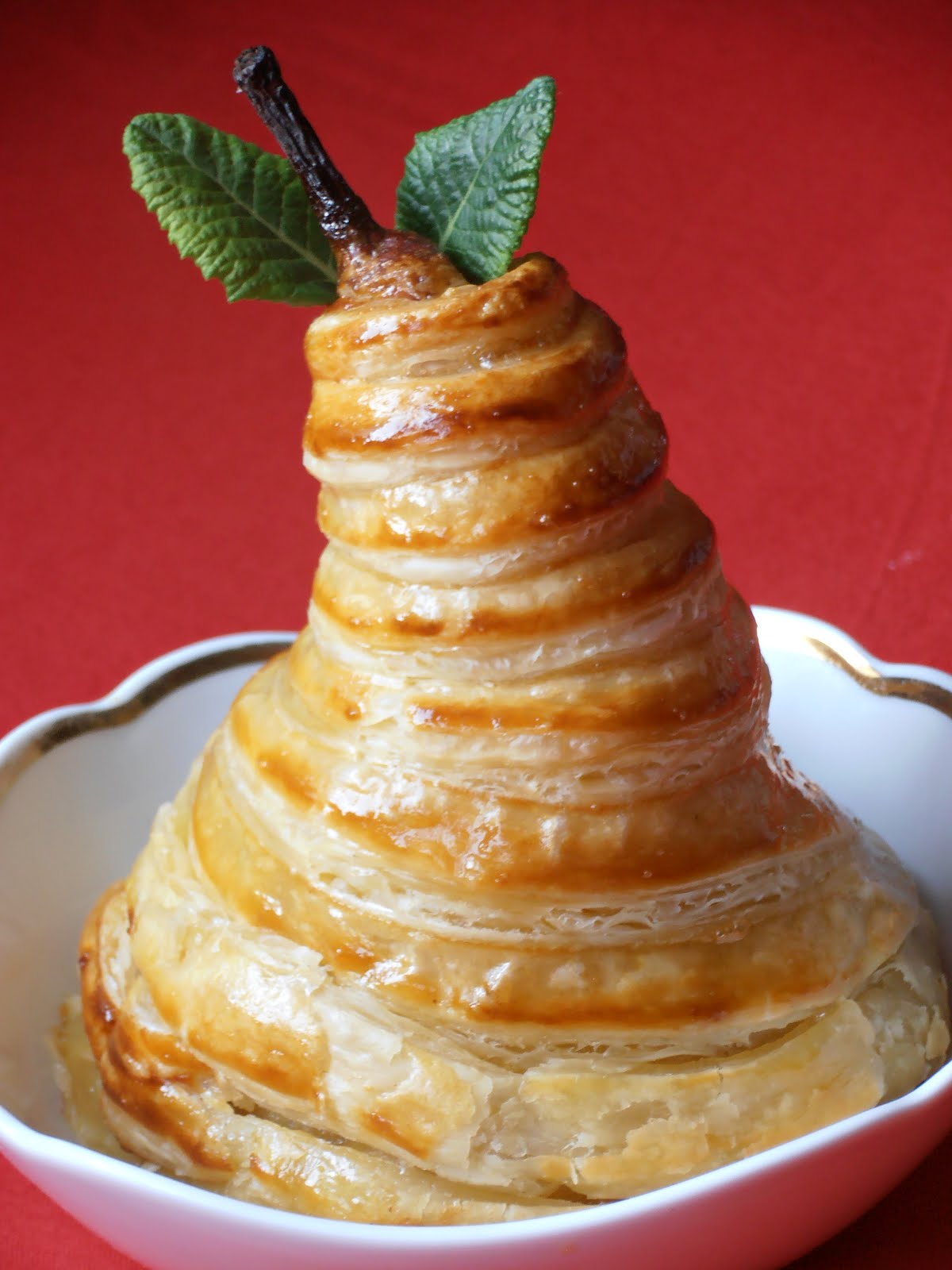 Pere umplute in foietaj - CAIETUL CU RETETE