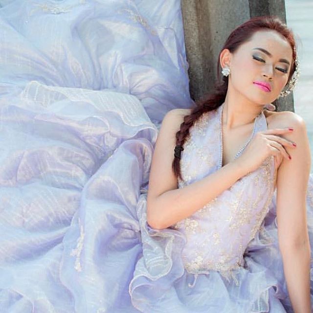 Alona Safir Model Cantik Dan seksi Photoshoot - ZONA ARTIS LAGI