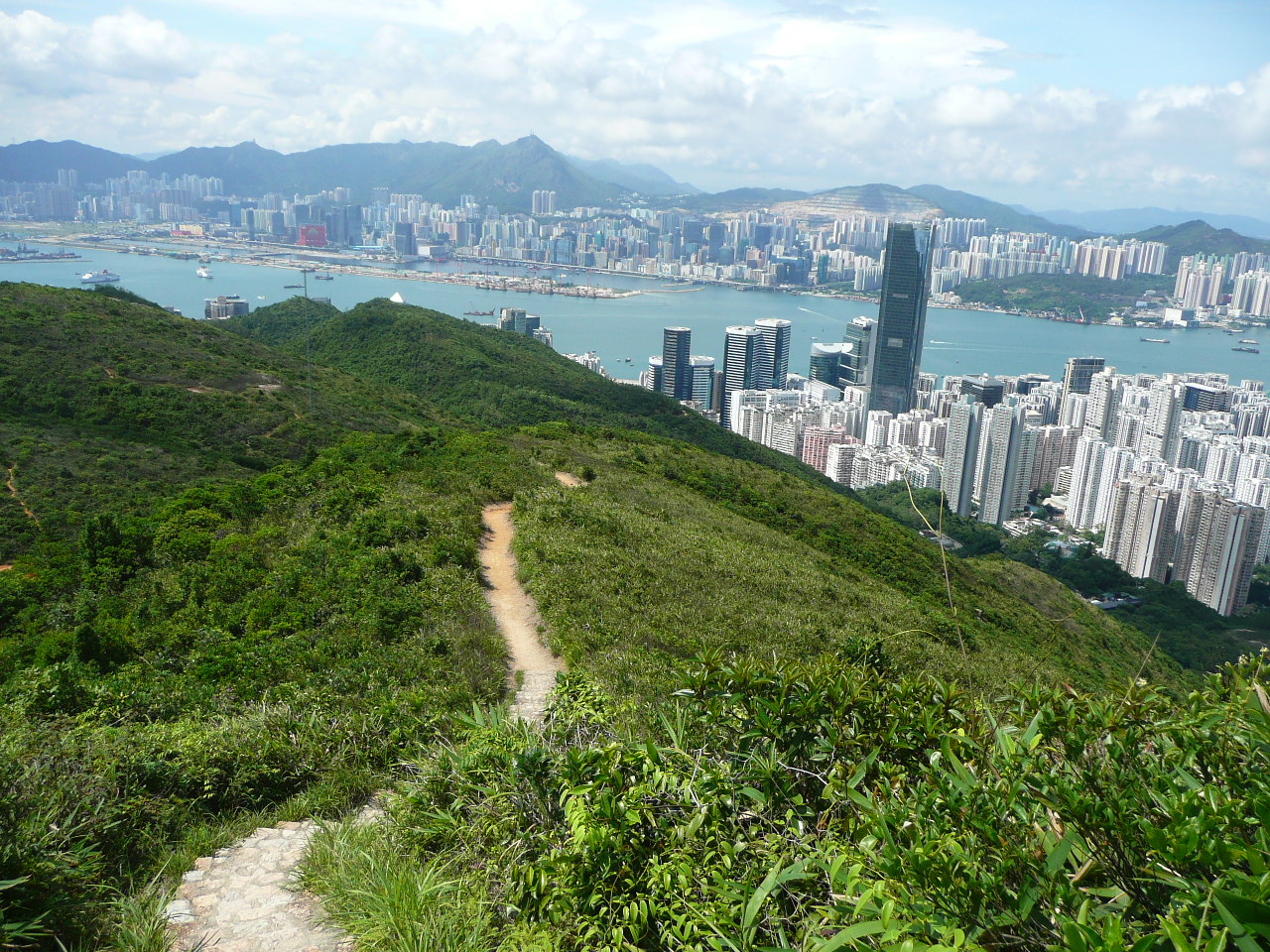 WEBS OF SIGNIFICANCE: From Siu Ma Shan up to Mount Butler (photo-essay)