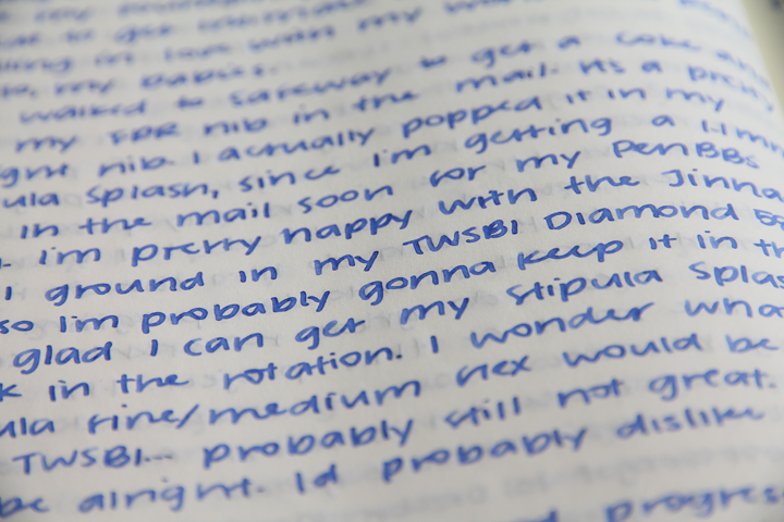 review: pilot iroshizuku ajisai - ink between the teeth