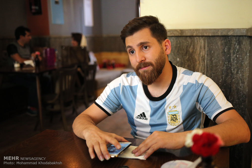 Soccer fan in Iran looks dead ringer for Lionel Messi | inside World Soccer