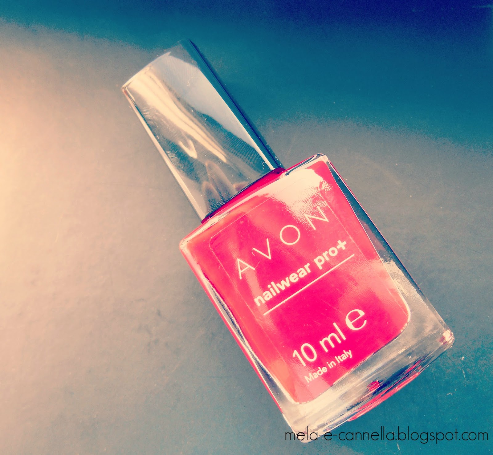 mela-e-cannella: Avon nailwear pro+ nail enamel - Real Red