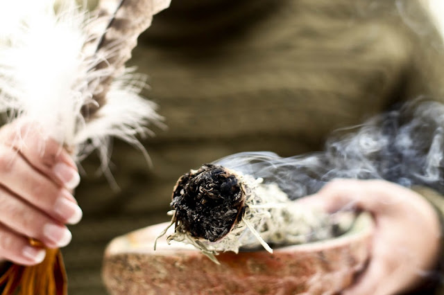 SMUDGING 101 by LeeZa Donatella: How to Smudge a Person