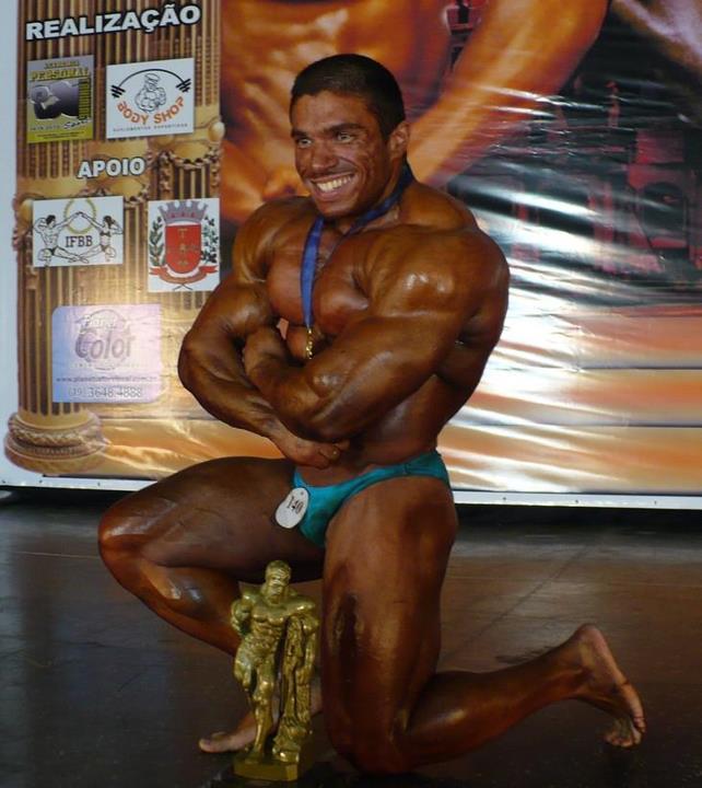 Worldwide Bodybuilders: Brazilian muscle monster Daniel Rosati