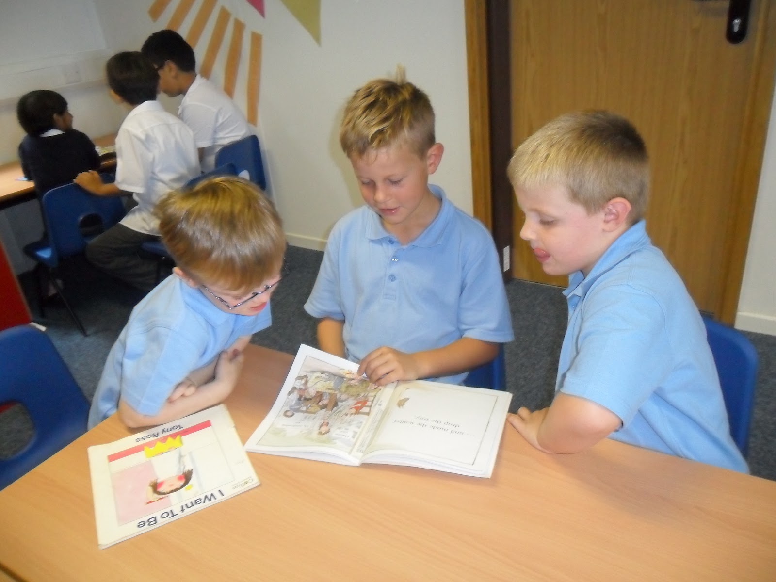 Begbrook Primary School Year 1: Reading with our buddies!