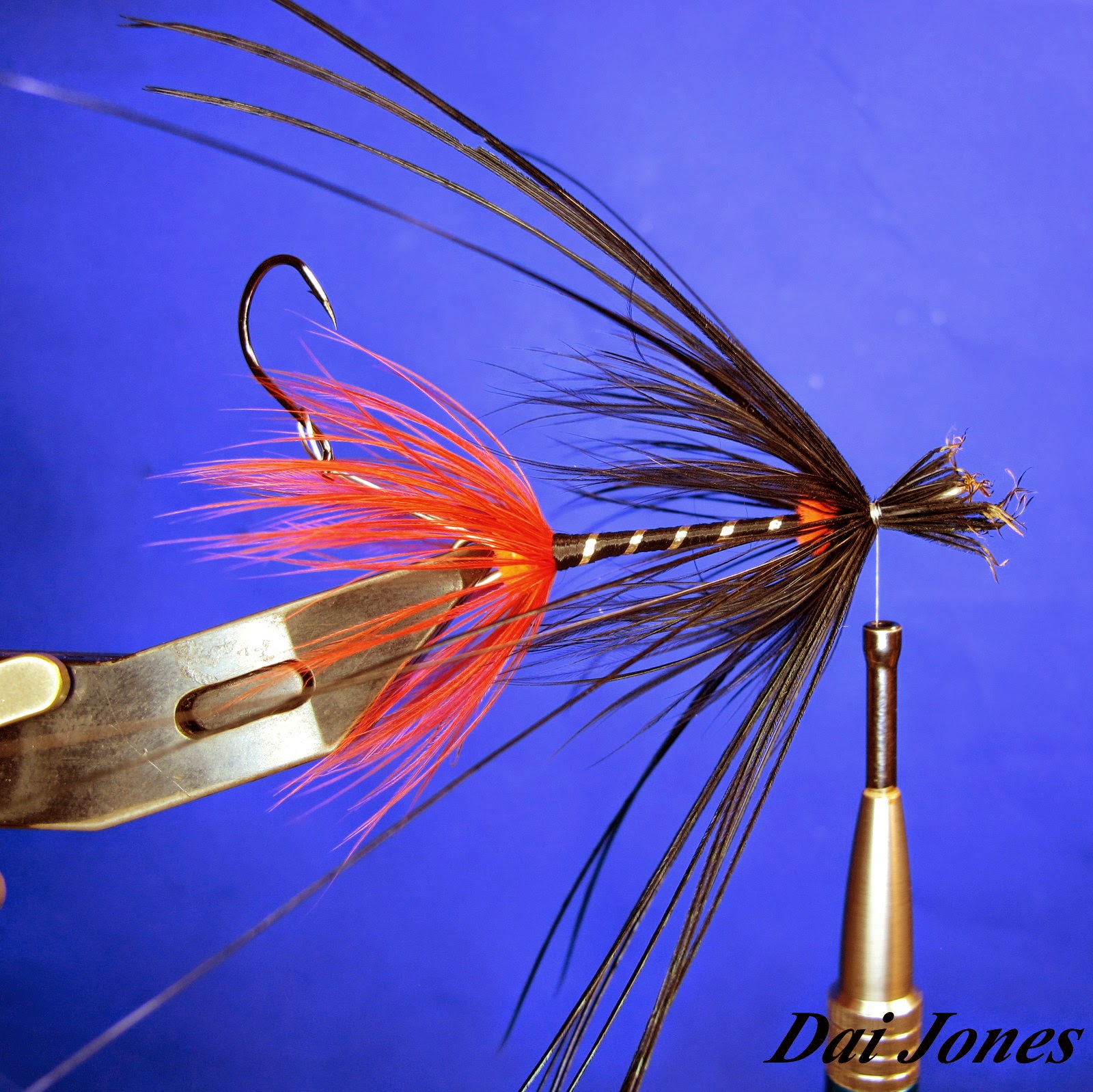 Flies step by step: Sewin ( sea trout) Night Intruder step by step.
