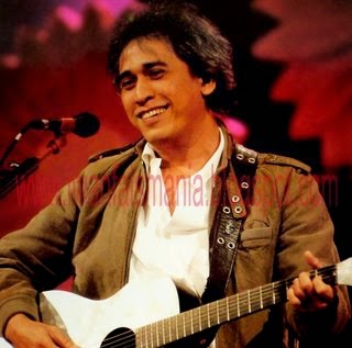 BLOG MUSIK: IWAN FALS LEGENDARIS FOLK DAN POP INDONESIA