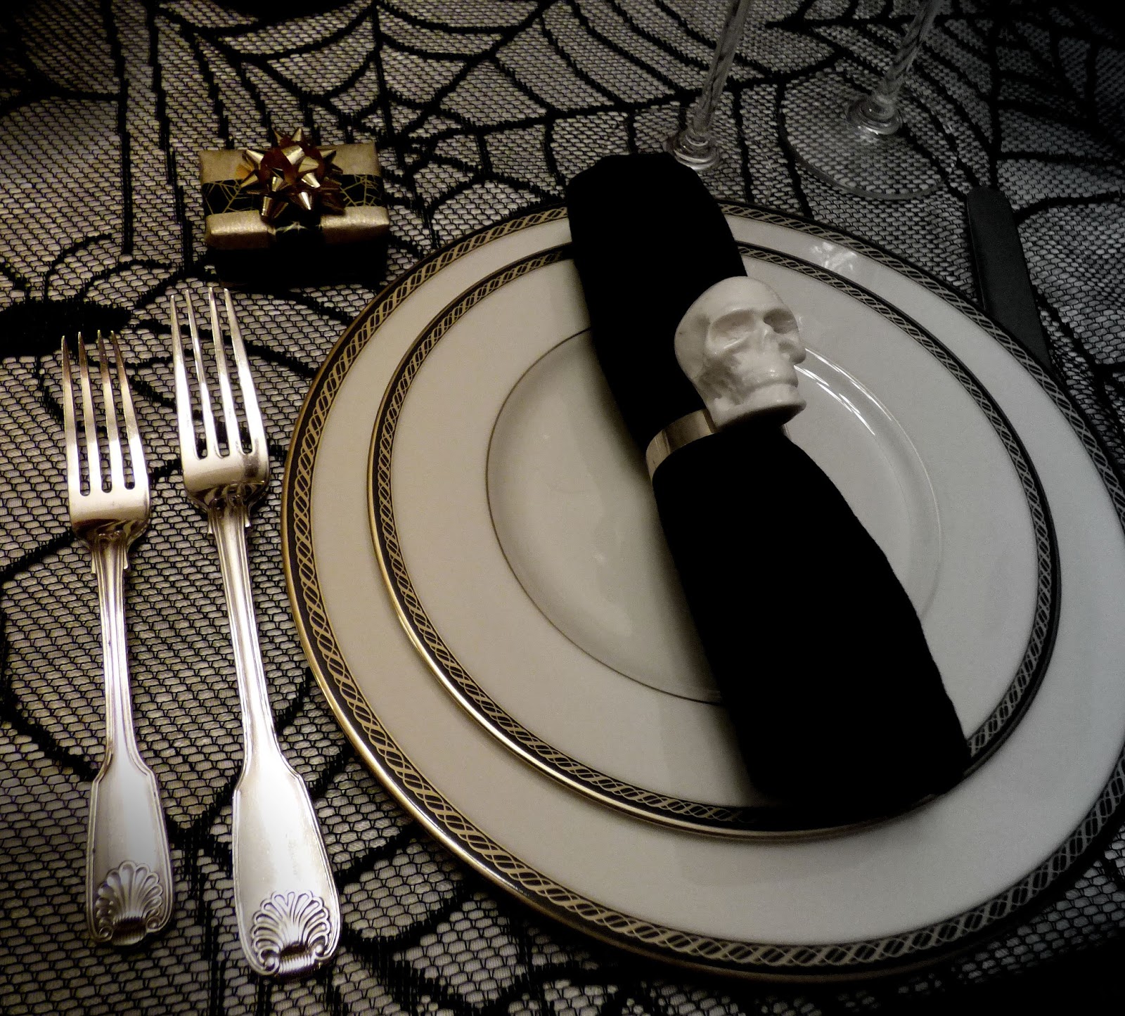 Lady M's Haunted Parlor: Creepmas Dinner Party