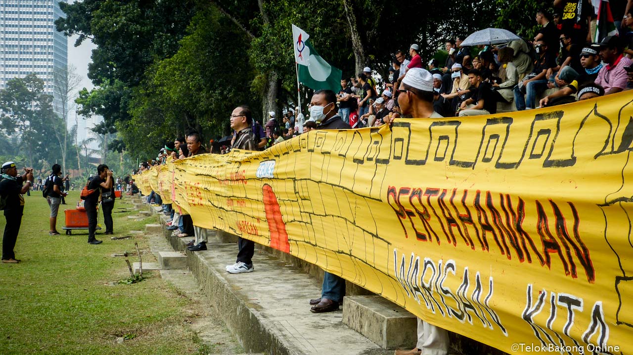 Telok Bakong Online: GAMBAR SEKITAR BLACKOUT 505 DI PADANG MERBOK KUALA ...