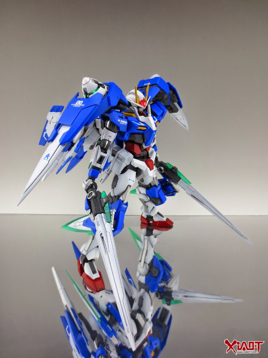 GUNDAM GUY: MG 1/100 00 Raiser + Seven Sword + XN Sword - Customized Build