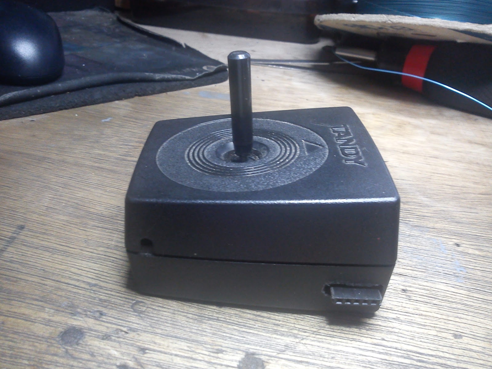 Dysfunctional Technologies: PONG (PIC12F1840)