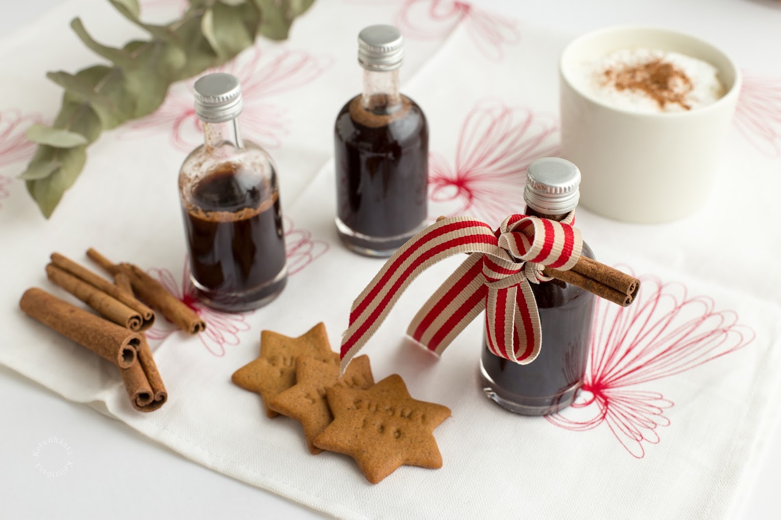 Gingerbread Syrup Piparisiirappi gingerbread-syrup-piparisiirappi