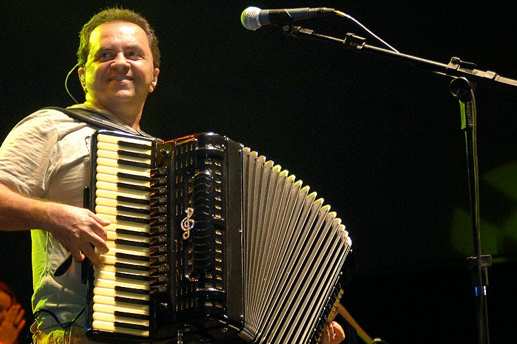 Cantor Flávio José fala de novo CD, da carreira e da expectativa para o ...