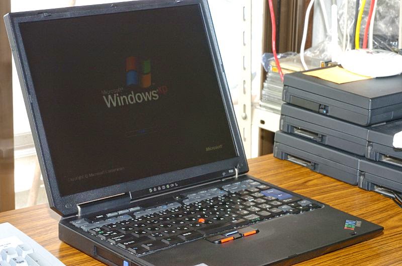 電算機孝行: ThinkPad R30 の CMOS 電池交換