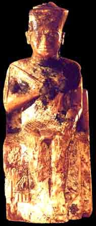 .: Khéops o Keops o Khufu, Rey de Egipto (ca. 2547-2524 a.C.).