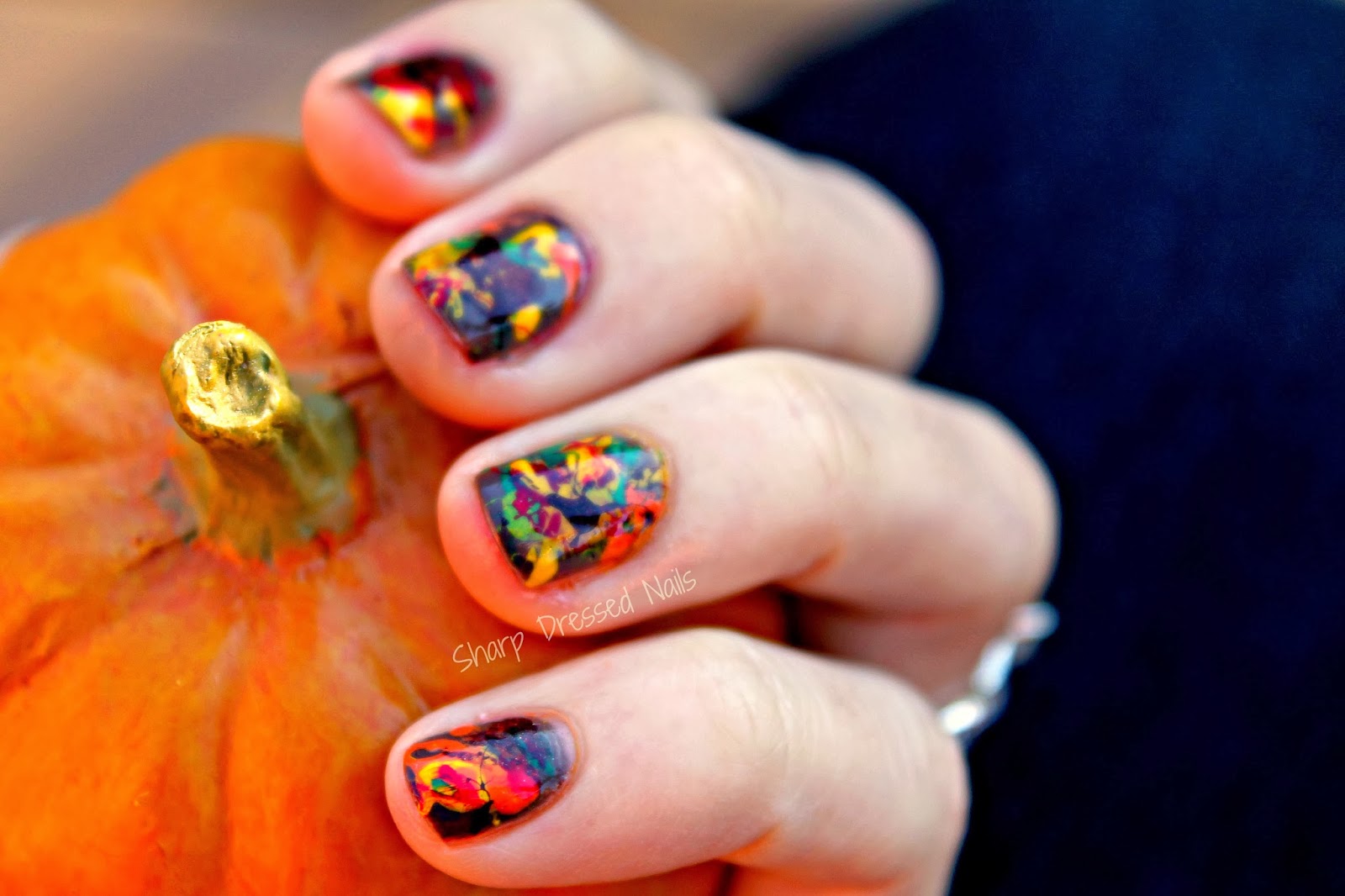 Sharp Dressed Nails: Abstract Fall Nails