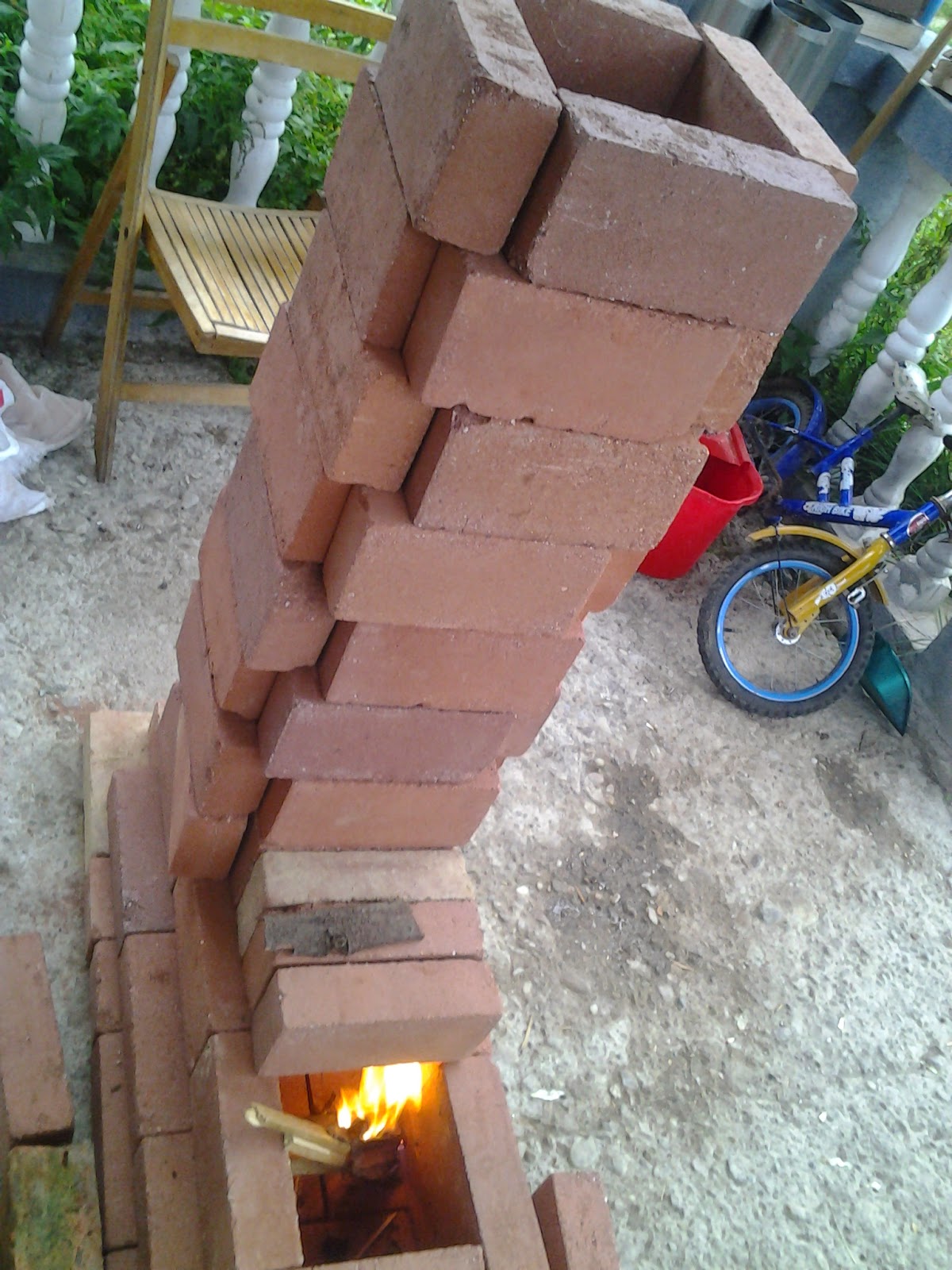 Vatra Familiei: Soba-rachetă (rocket stove)