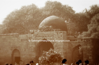 Corn Chaat & a Trip to the Qutab Minar ~ Gastronome By Choice