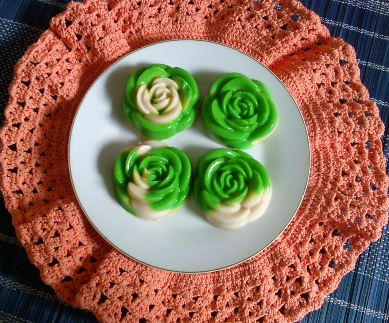 Kumpulan Resep Keluarga Kita: PUDING ROTI TAWAR bunga mawar ...