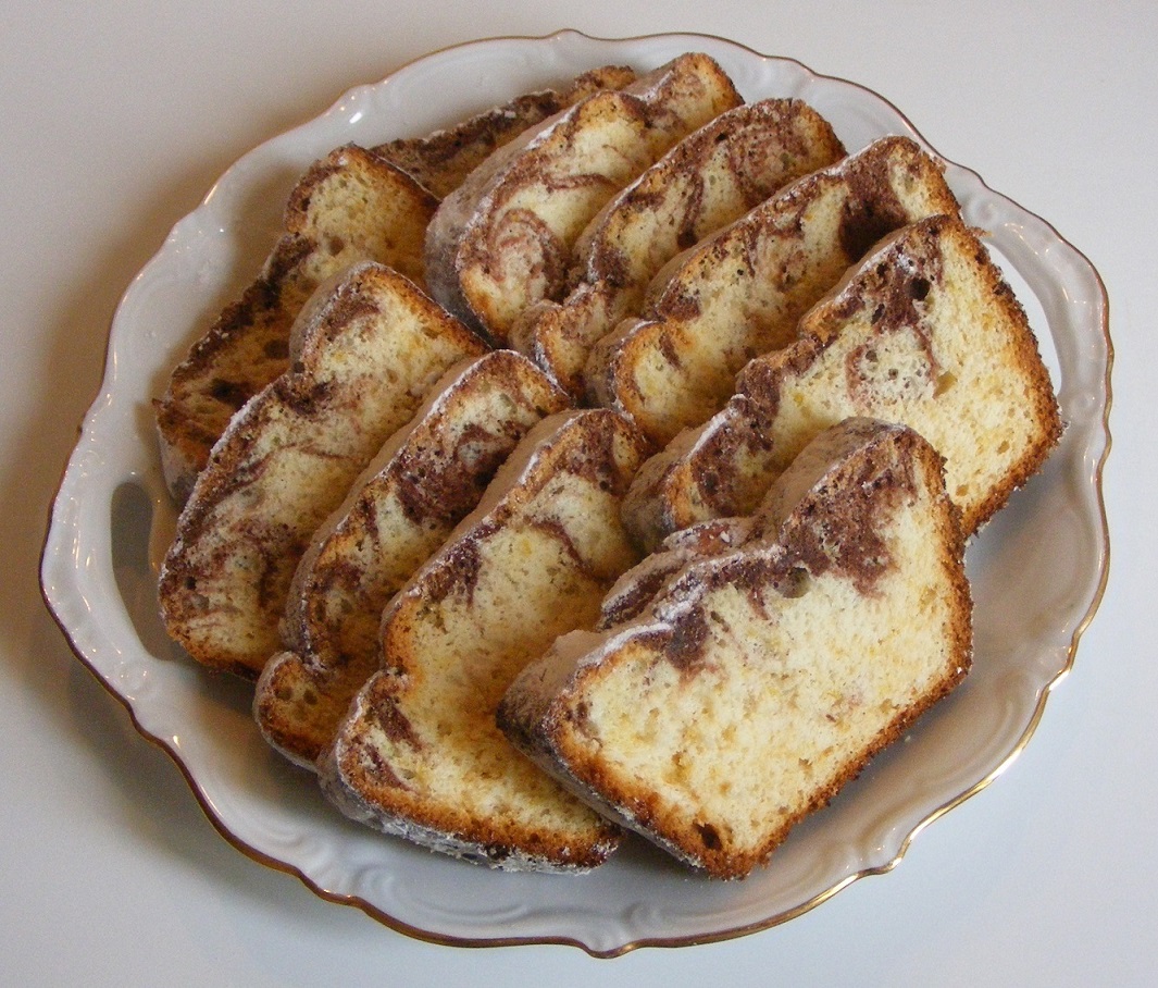 Chec simplu si pufos cu cacao | Preparatedevis.ro