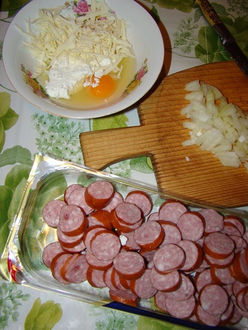 Cristina's world: Paste prajite cu carnacior, ou si cascaval