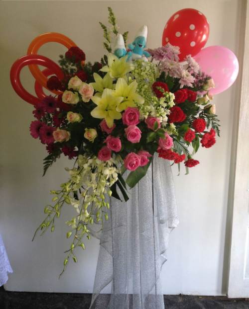 Aneka Ragam Contoh Standing Flower Untuk Pernikahan