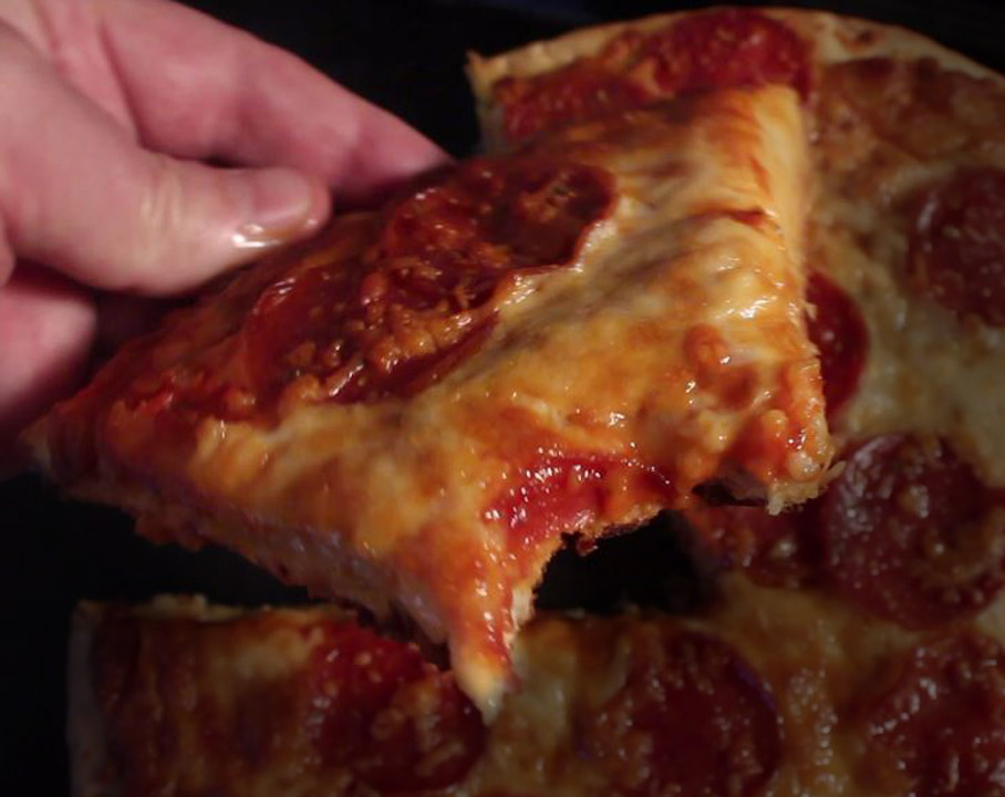 The 99 Cent Chef: Oprah Pepperoni Pizza - Cheap$kate Review Video