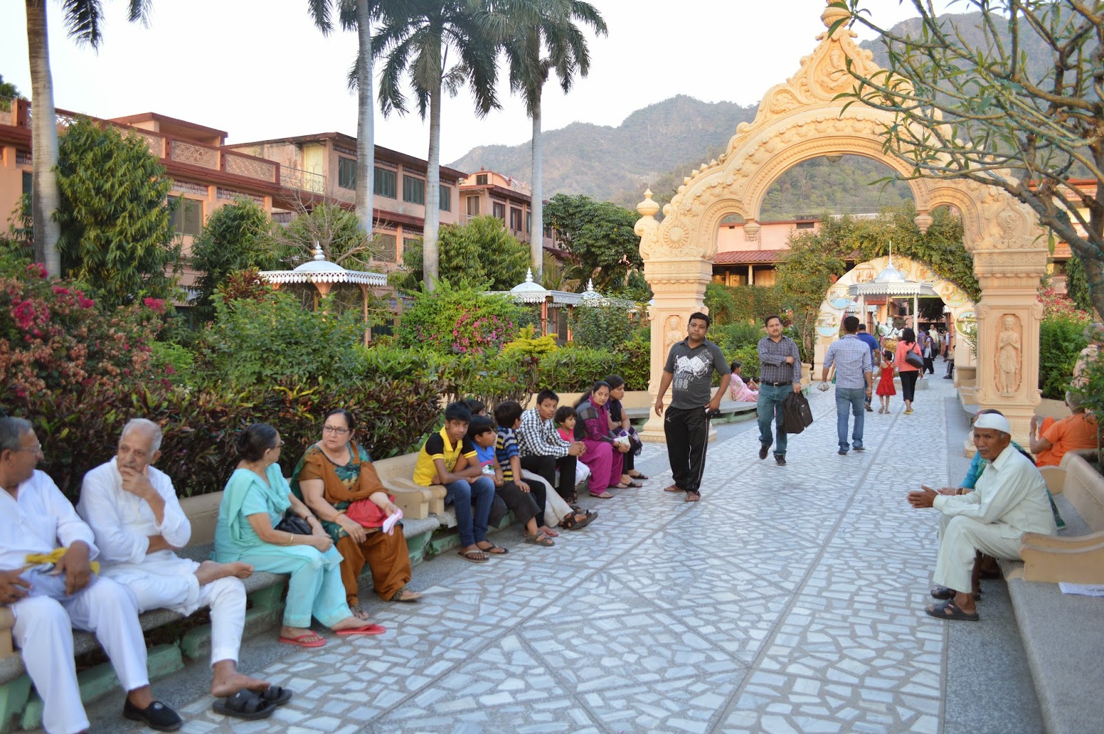 Rishikesh Inside!: Parmarth Niketan Ashram