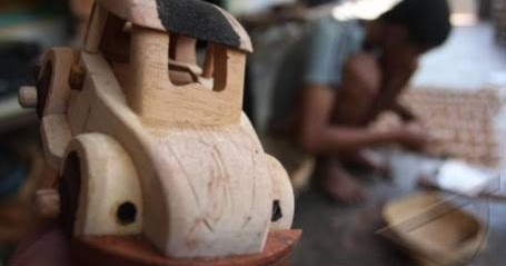 Cara Membuat Kerajinan Kayu Mobil-Mobilan