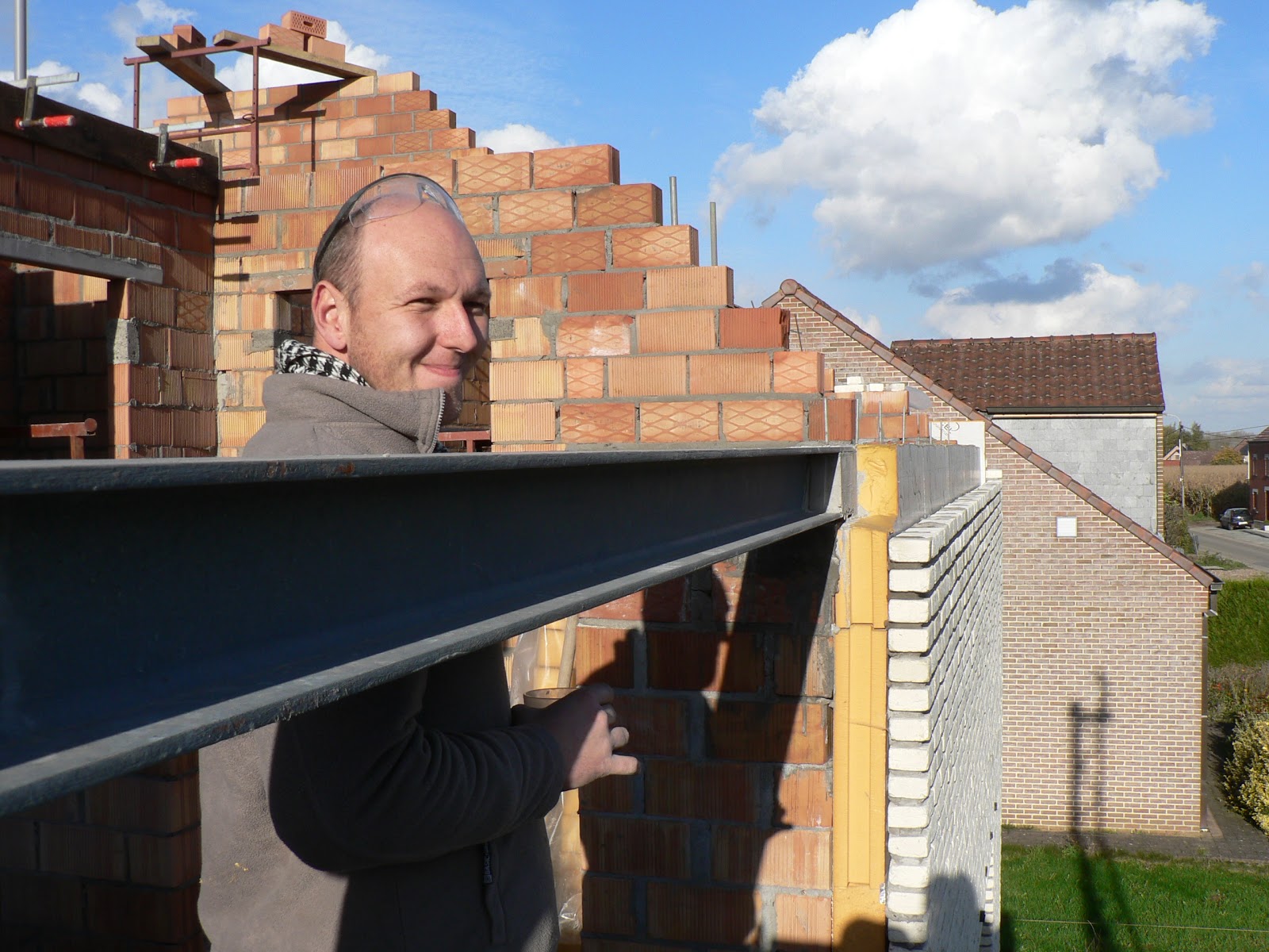 Kabouters gezocht: 27 en 28 oktober Ontkisten trap, metsen topgevel ...