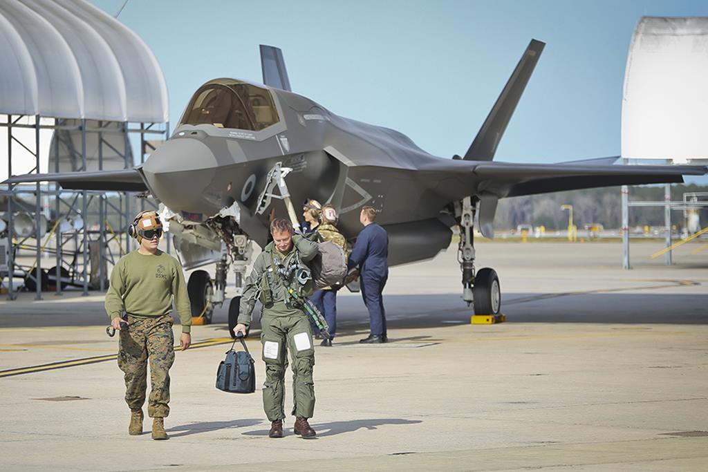 UK F35B CHRISTMAS DELIVERY - Blog Before Flight - Aerospace and Defense ...