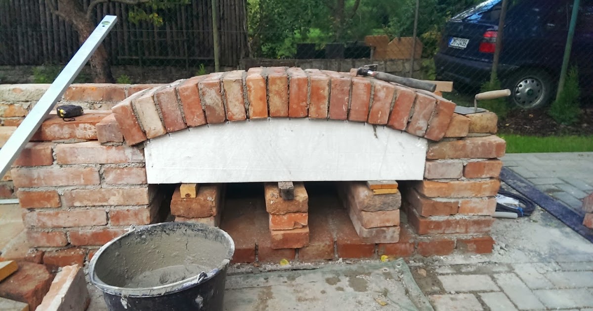 Stavba udírny s grilem: První klenba