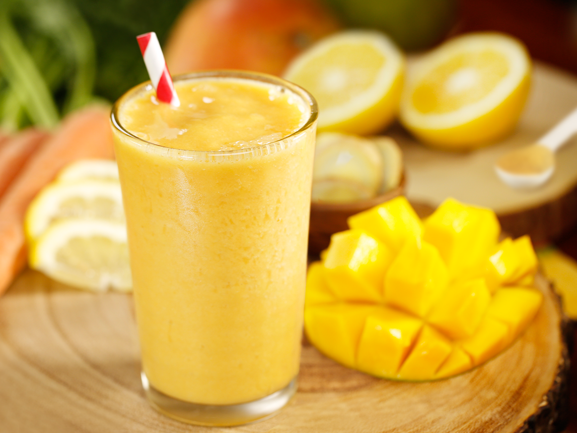 creamy mango smoothie