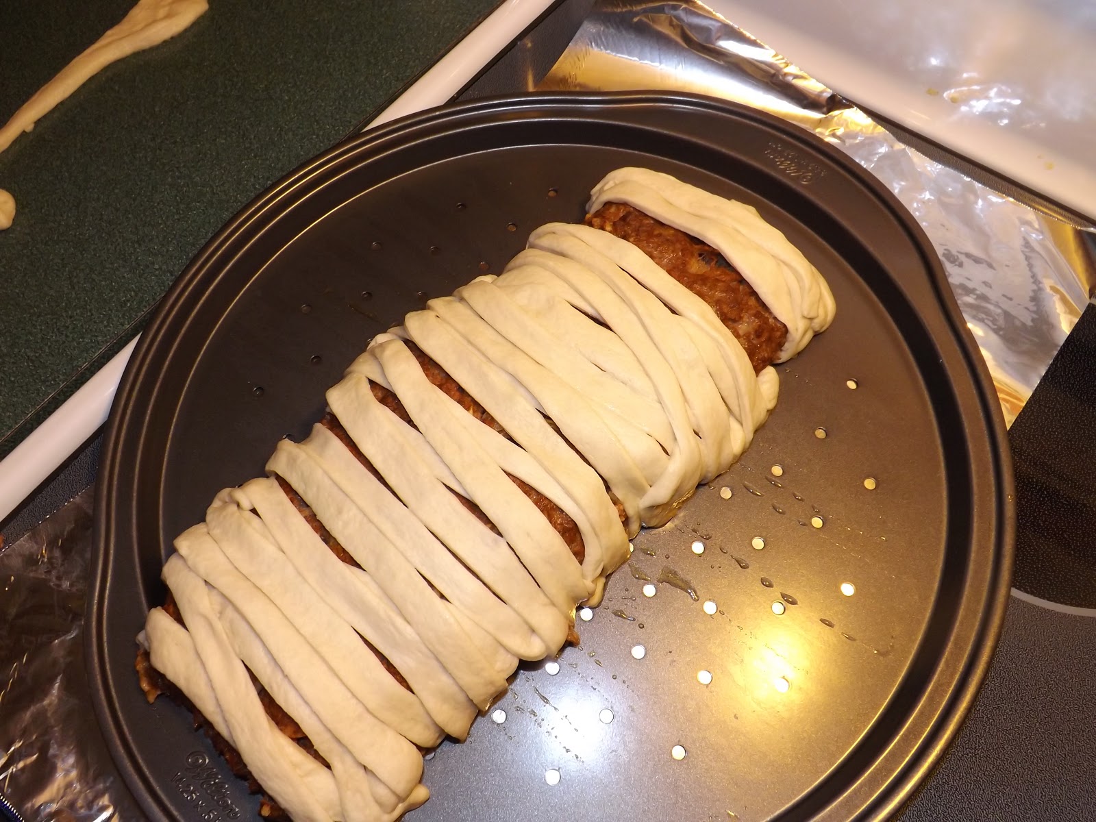 Celebrity Chef Recipe Test: Halloween "Mummy Meatloaf"