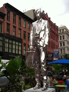 Divinipotent Daily: An eye for the absurd